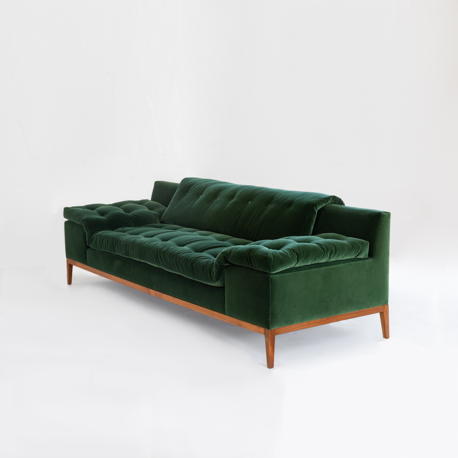 Patrick Naggar, Eileen Sofa by Patrick Naggar - RALPH PUCCI International